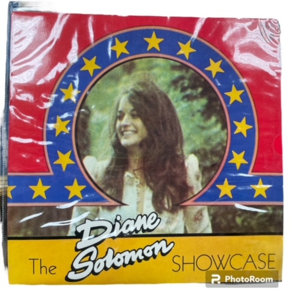 Pre-owned Diane Solomon Showcase - Own4Less